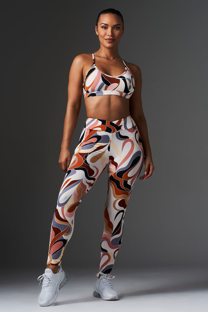 Pixie V-Cut Scrunch Legging